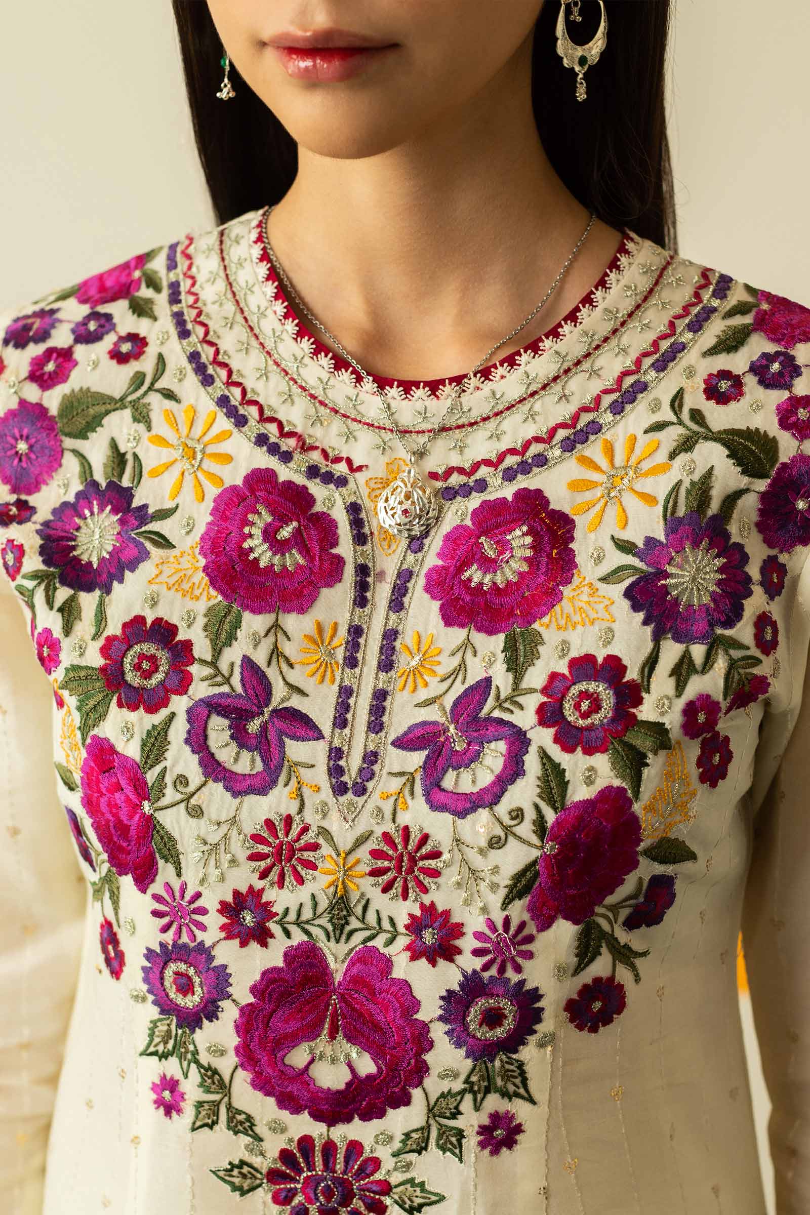 ZEL23-D8 – Zara ShahJahan Intl.